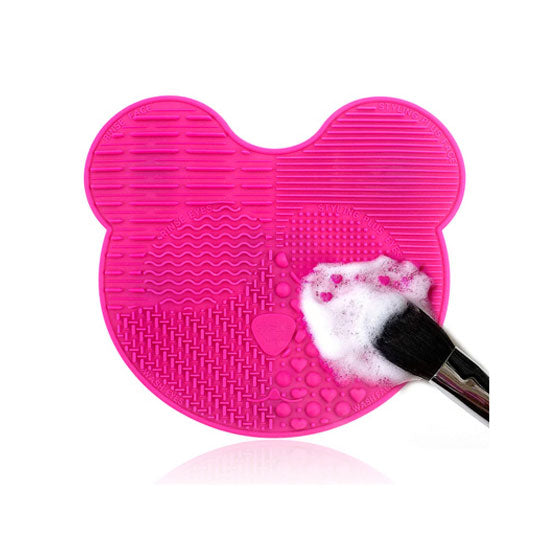 How to clean your brushes with the SIXPLUS scrubbing pad?